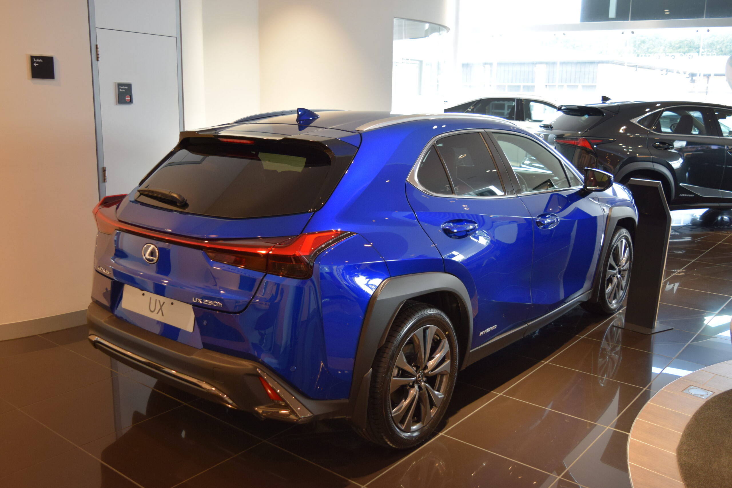 Lexus UX Test Drive - Caveman Reviews