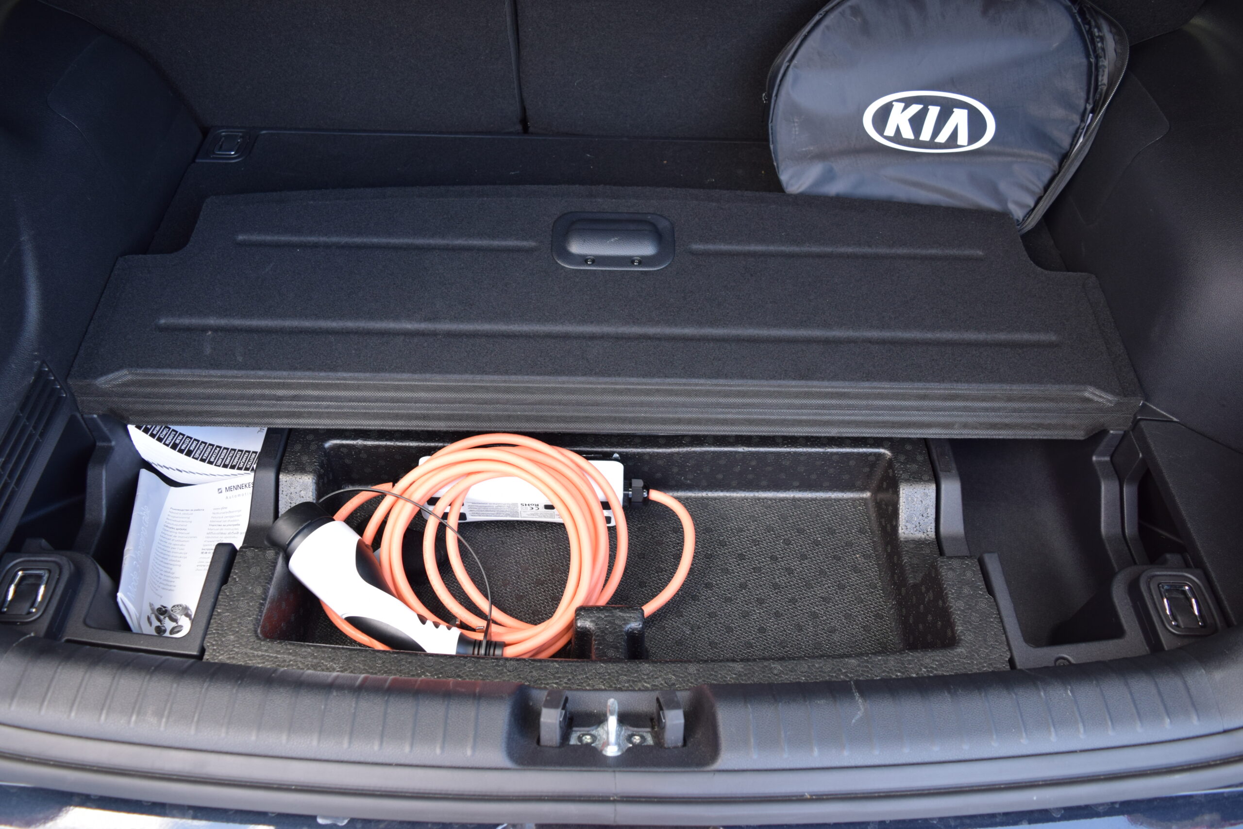 Kia eNiro - Electric - Test Drive - Caveman Reviews